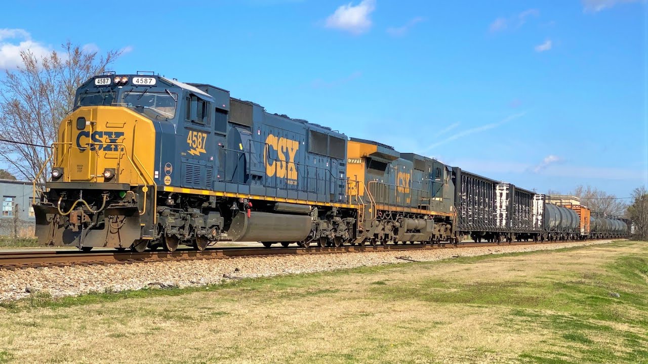 Csx Sd70mac 4587 Leads L225 Youtube