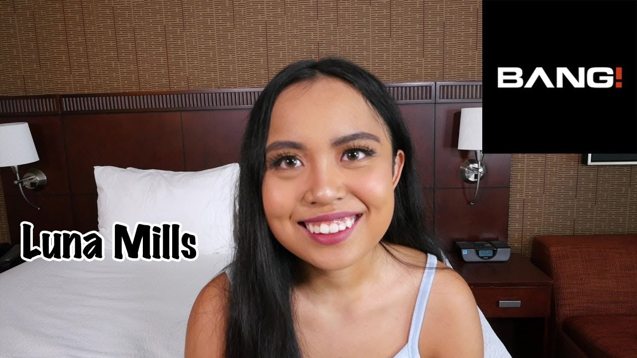 Luna Mills Puts Her Legs To Work Youtube