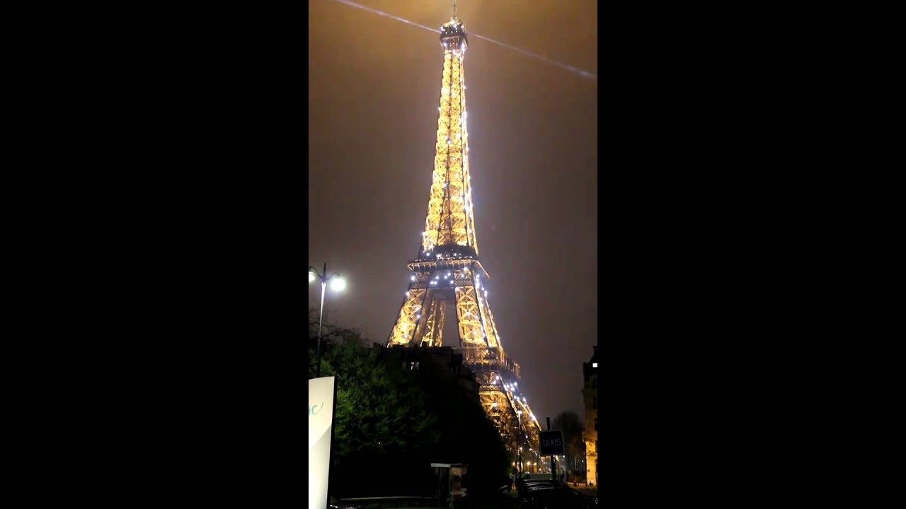 Eiffel Tower Blinking At Midnight Youtube