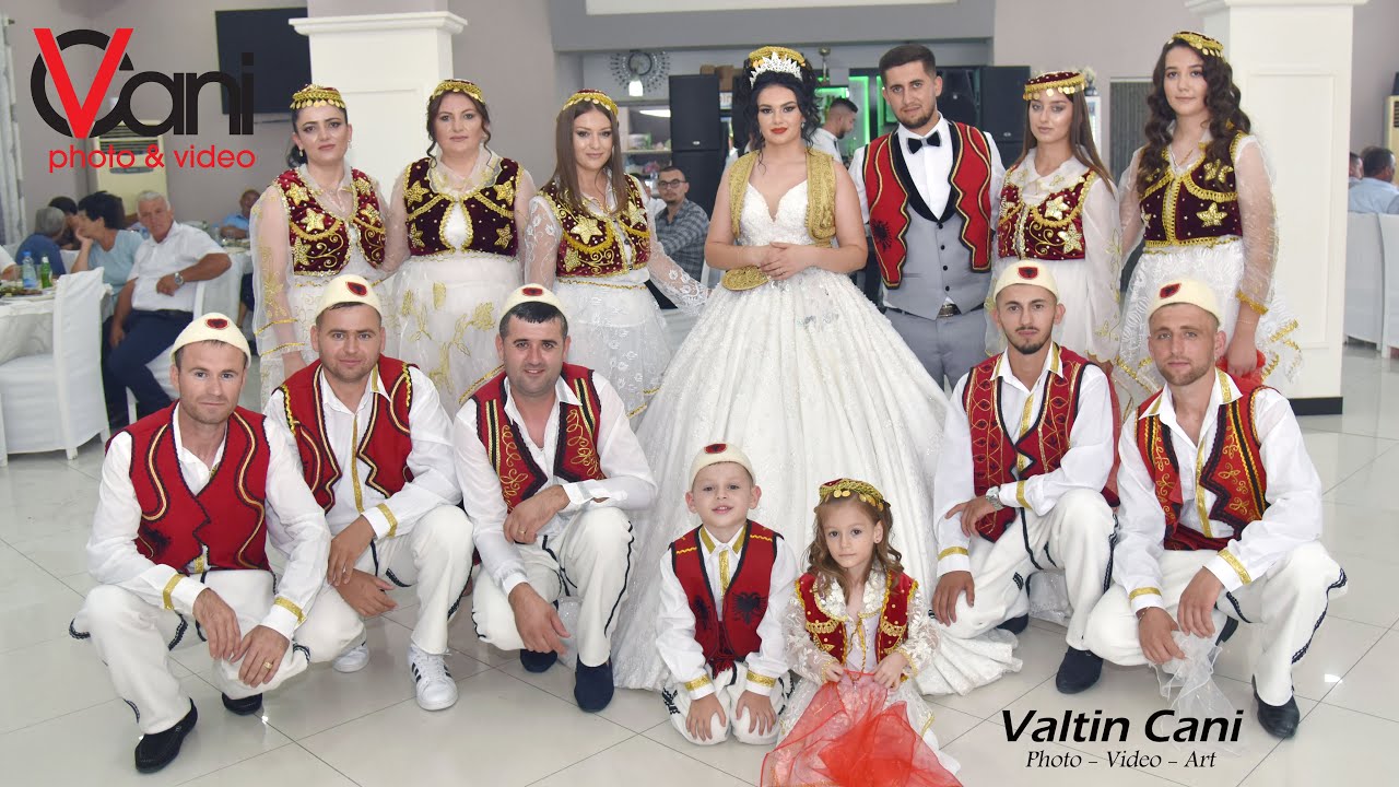 çifti Kercen Valle Tradicionale Me Kostumet Popullore Dasma Shqiptare