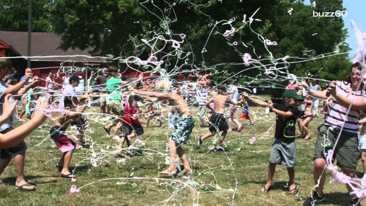 Couple Arrested For Silly String Fight In Walmart Youtube