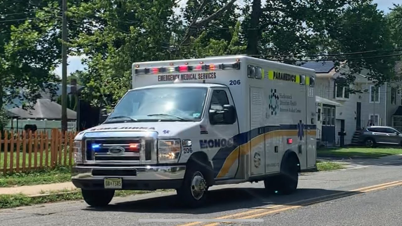 Monoc Micu Ambulance 206 Responding Youtube