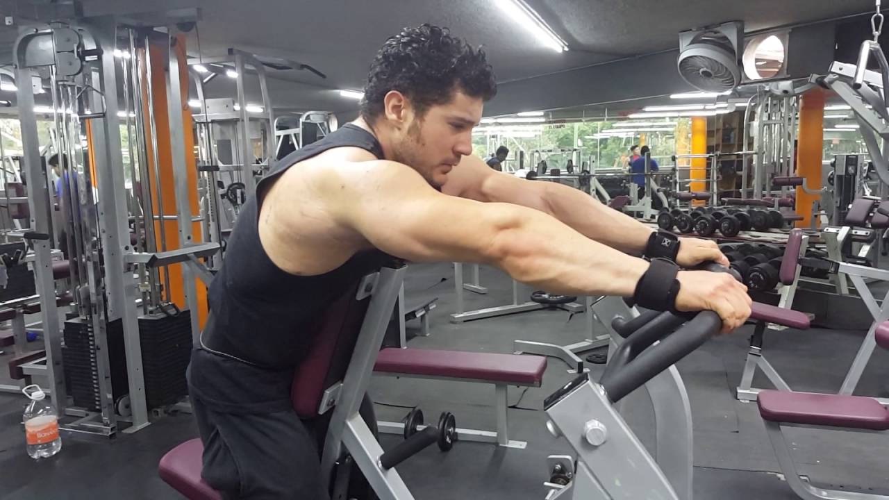 José Pablo Rocha Remo Abierto Abajo En Máquina Hammer Para Dorsal