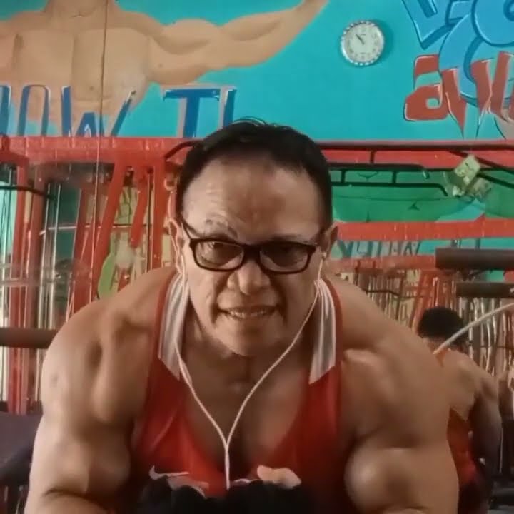 Indonesian Bodybuilder Muscle Flexing 29 Youtube