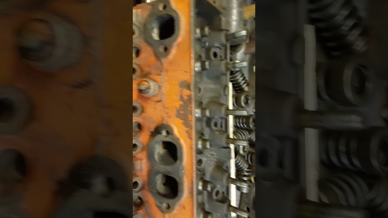 Disassemble Sbc 882 Cylinder Head Youtube