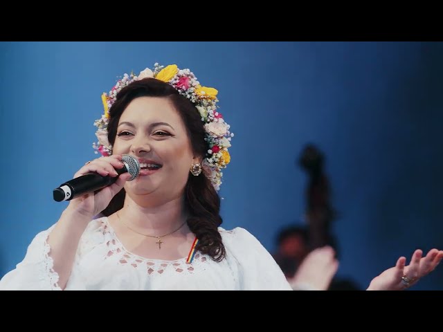 Laura Olteanu&Orchestra Ciprian Porumbescu-Am fata si baiat mandru