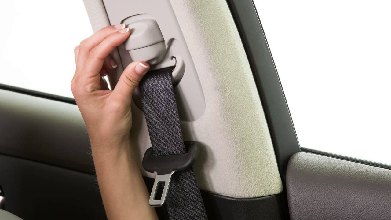 2016 Infiniti Q70 Shoulder Belt Height Adjustment Youtube