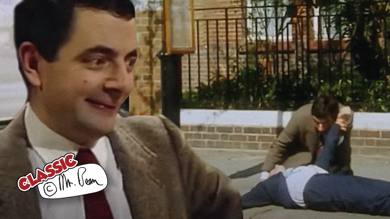 Bean At The Bus Stop ёяъмёяшв Mr Bean Funny Clips Classic Mr Bean Youtube