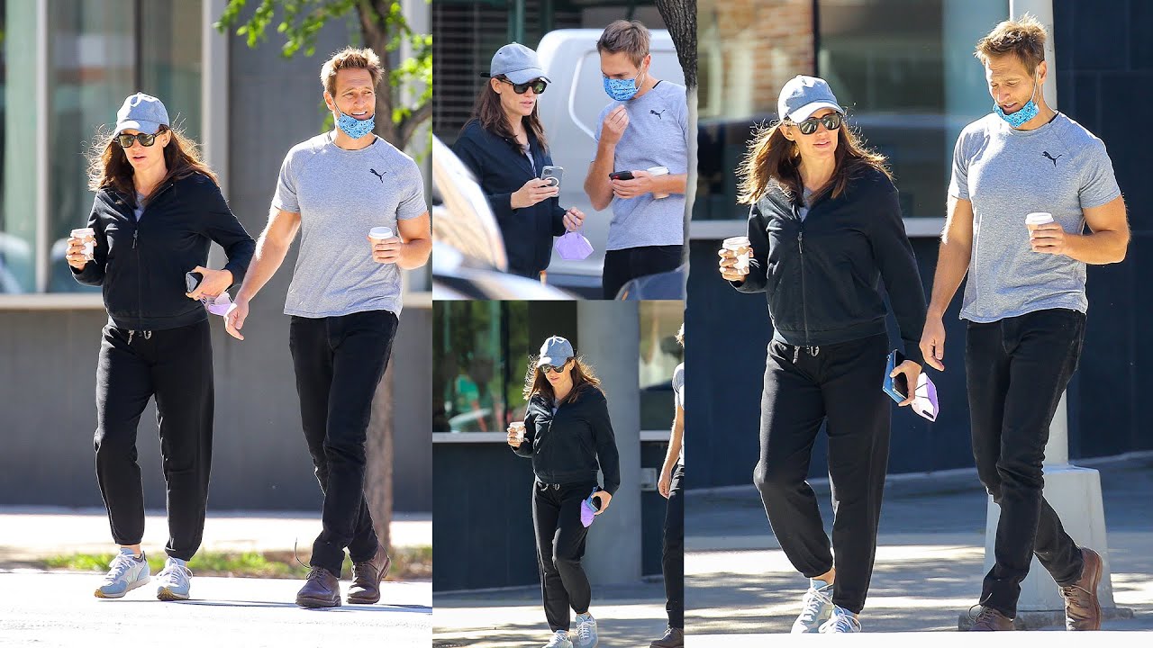 Jennifer Garner And John C Miller Seen Taking A Stroll Around Tribeca