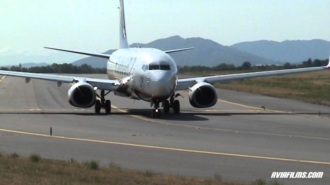Plane Spotting Airplane Take Off Landing And Taxi Youtube