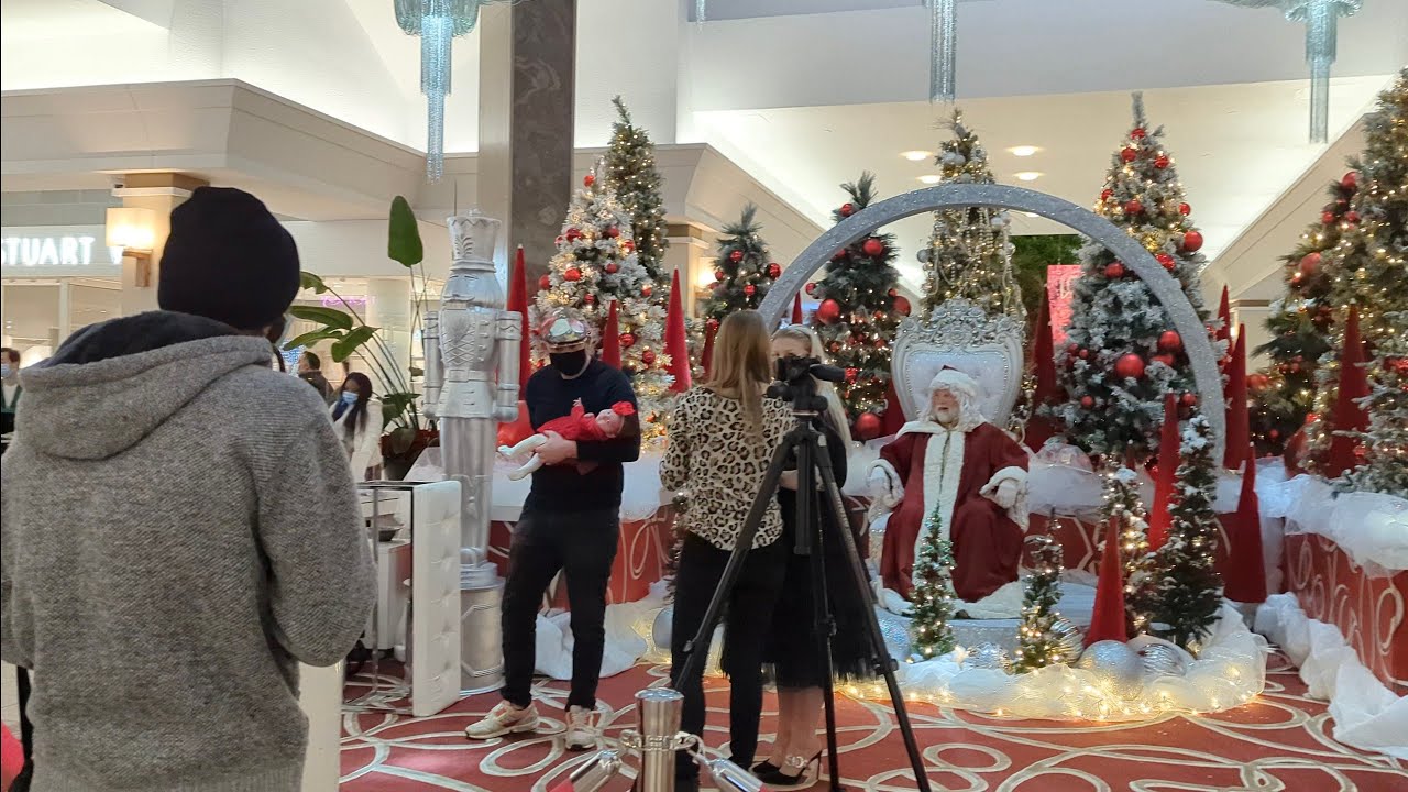 Santa Claus At Bayview Village Mall Bayview Village Shopping Centre