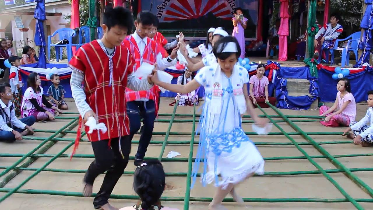 Karen Traditional Dance Awesome 2018 In Karen State Youtube