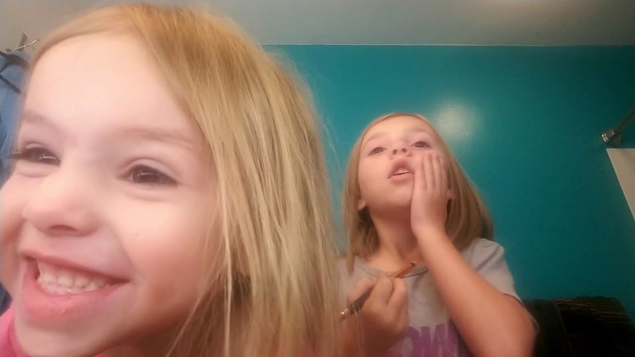 Make Up With Little Sisters Youtube