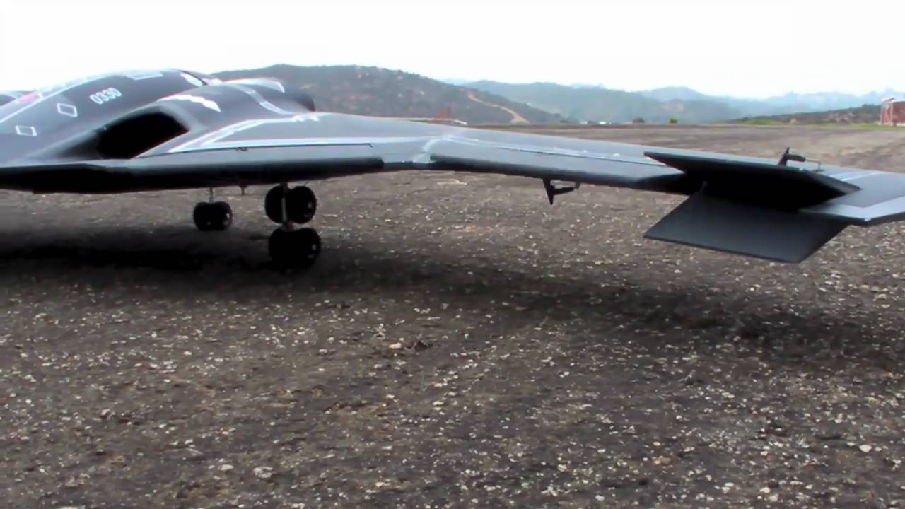 B 2 Spirit Stealth Bomber Youtube
