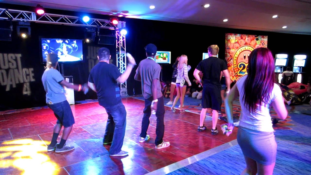 Nerds Dancing To Superbass Youtube