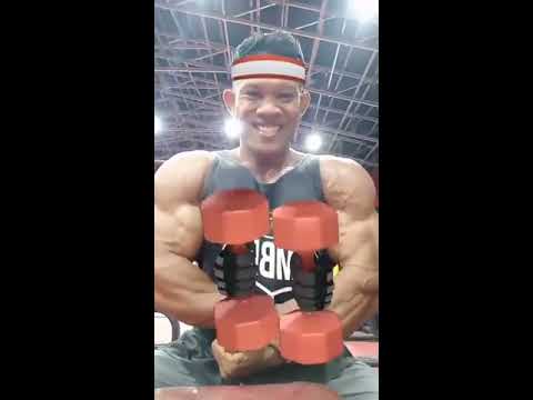 Bodybuilder Flexing Muscle Binaraga Indonesia Youtube