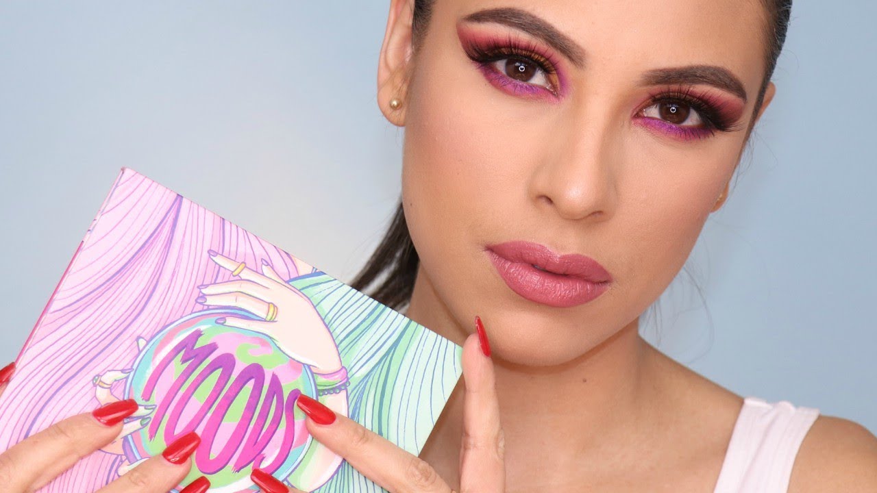 Laura Sanchez Makeup Moods Palette And Martini Prep Youtube