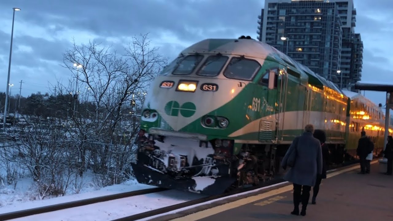 Go Train 631 Burlington Go Station Nice Driver Youtube