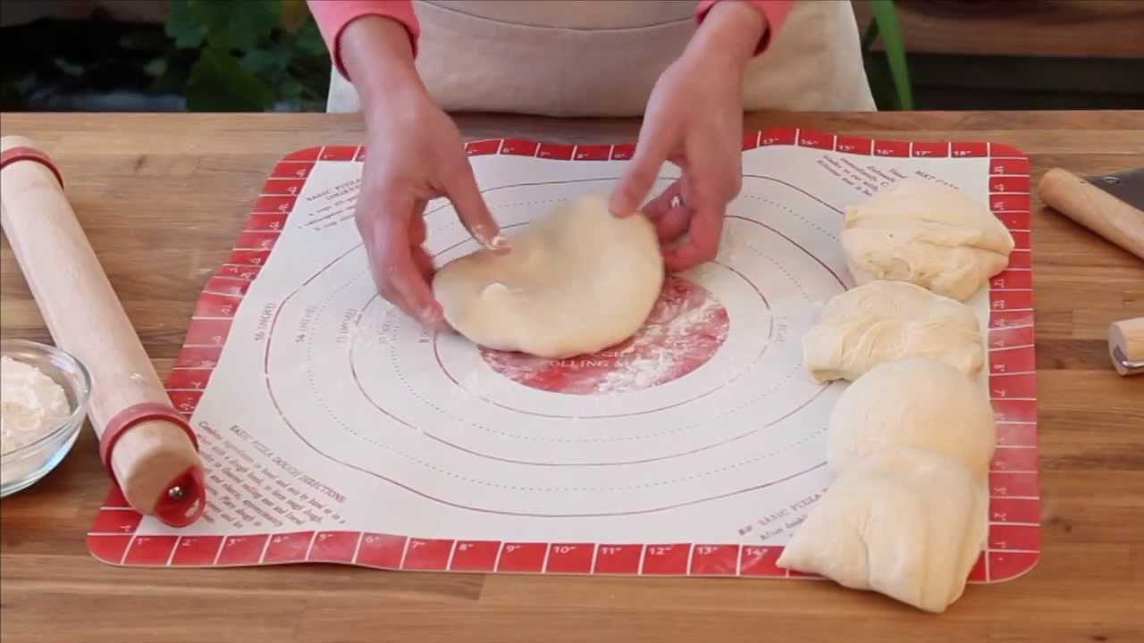 Working With Pizza Dough Youtube