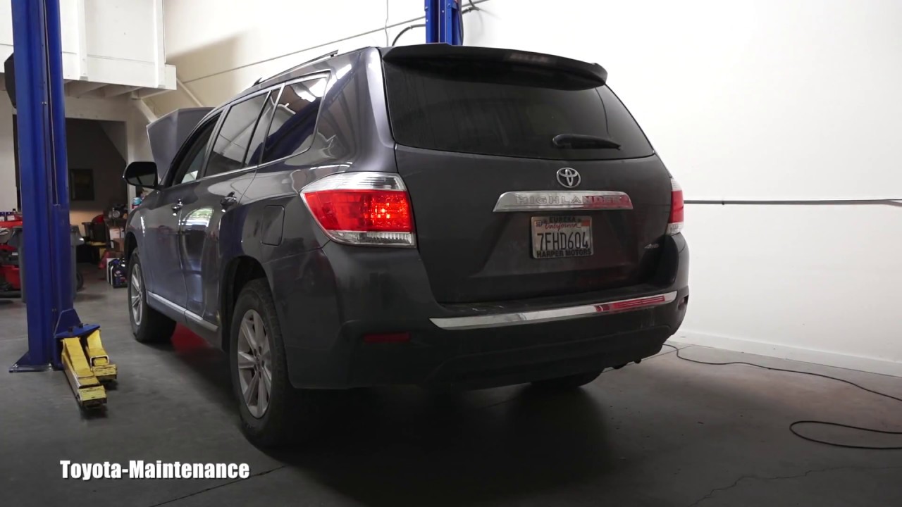 Toyota Highlander Tail Light Bulb Replacement Youtube