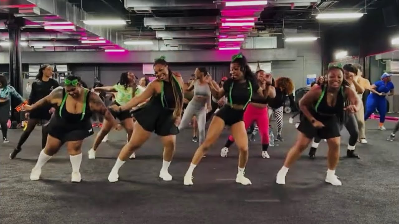 Intense Twerk Workout Easy To Follow No Equipment Needed Walk It