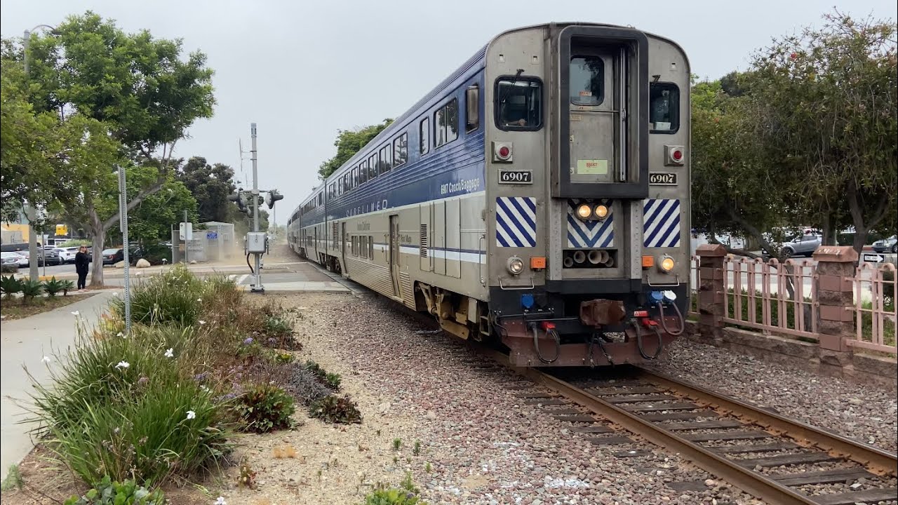 Very Fast 90 Mph Amtrak Pacific Surfliner 777 At Carlsbad Village