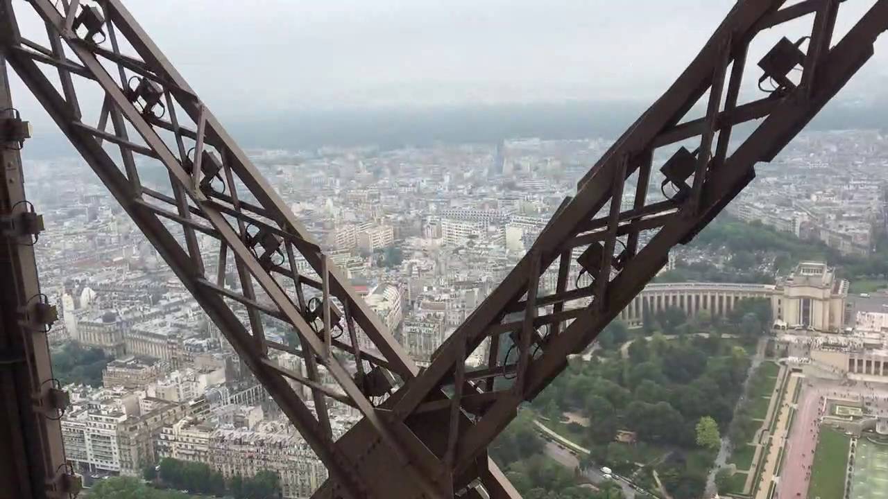 Torre Eiffel París Ascenso Del Segundo Al Tercer Piso Youtube