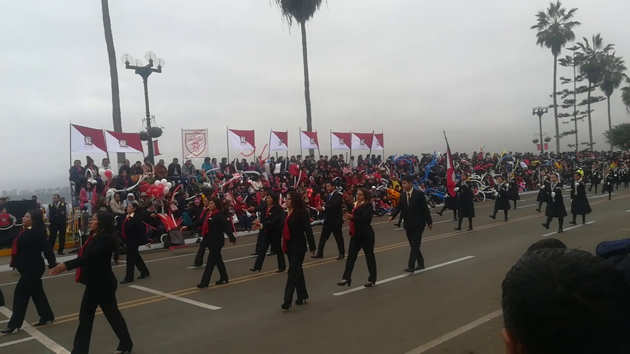 Gran Desfile Del Colegio Reyes Católico 6092 En Chorrillos Youtube