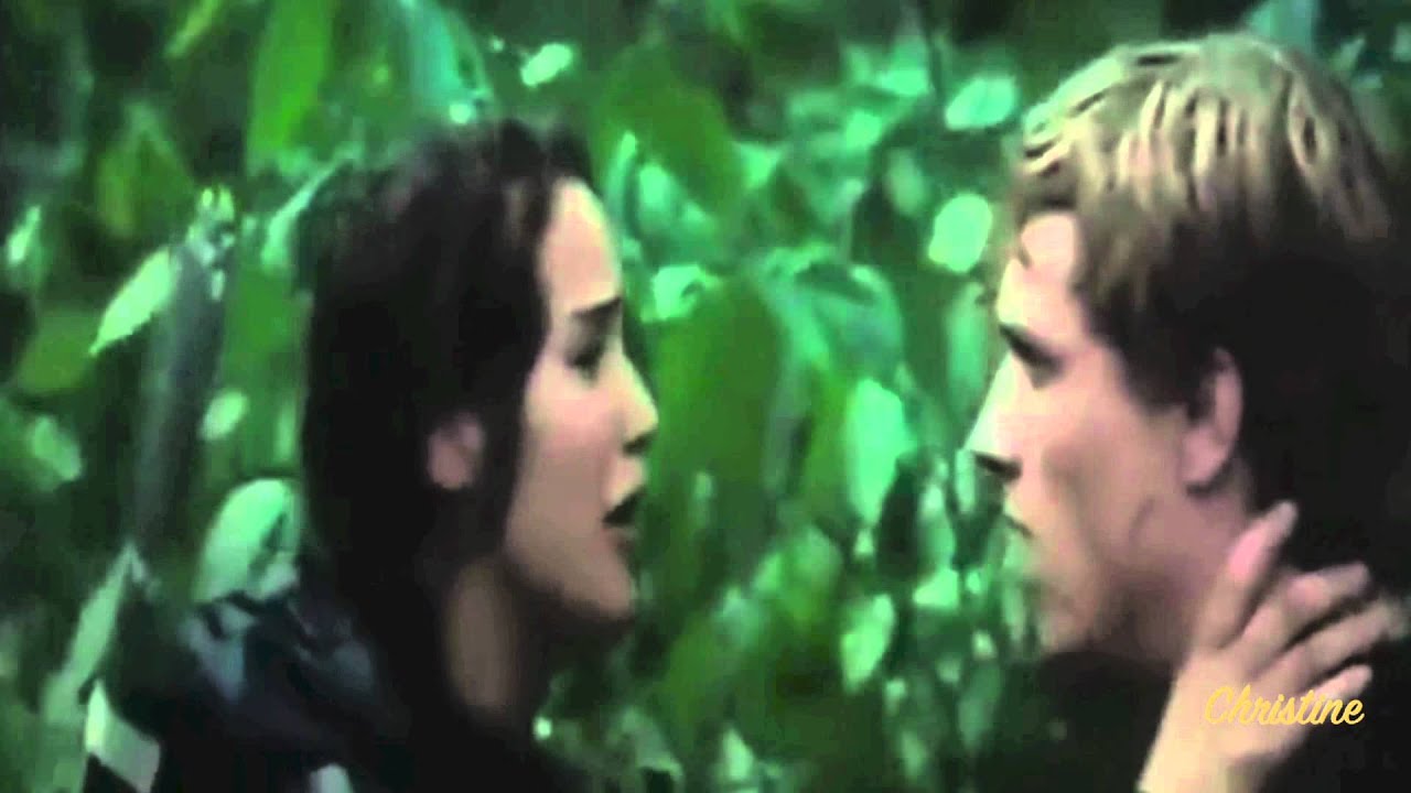 Peeta Katniss Last Kiss Youtube