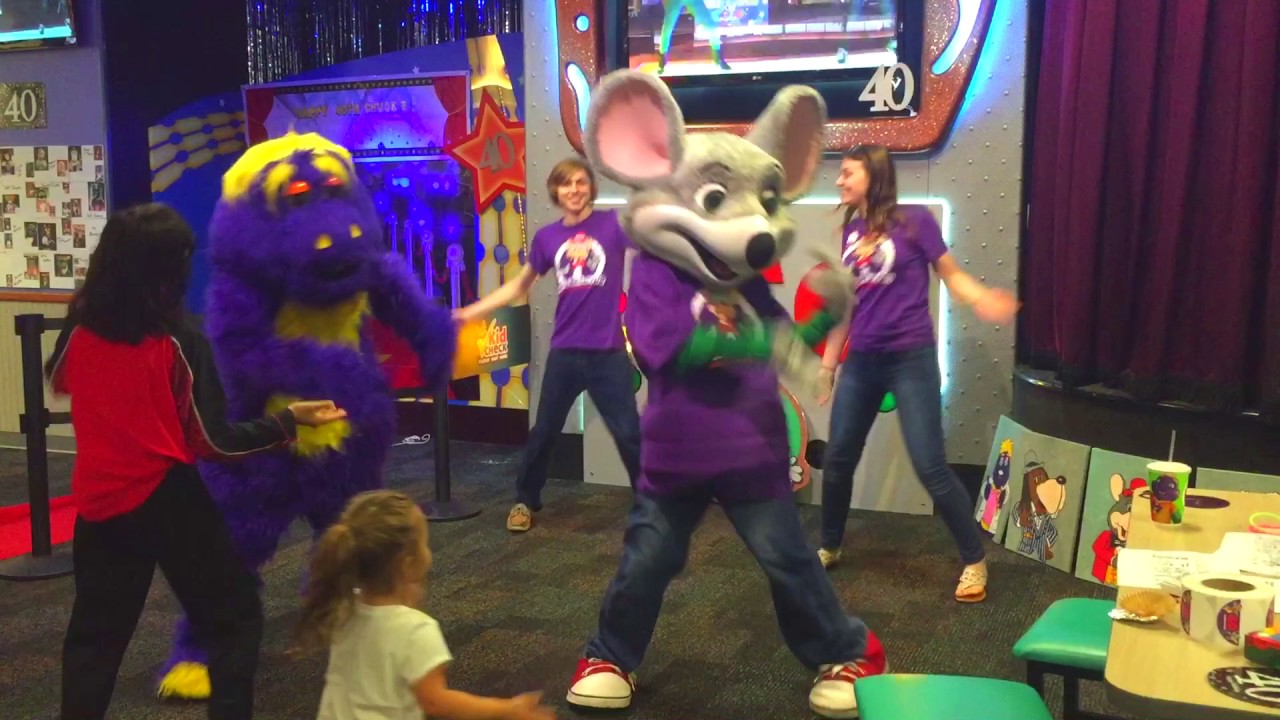 40 Years Of Fun Happy Dance Chuck E Cheese S East Orlando Youtube