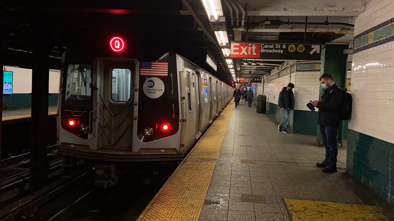 Double Tech Nis R160 Bypassing Canal St Just As An R160 Q Train