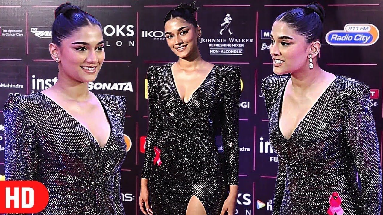 Saiee Manjrekar L00ks Super Stunning In Black Deep Neck Shiny Outfit At