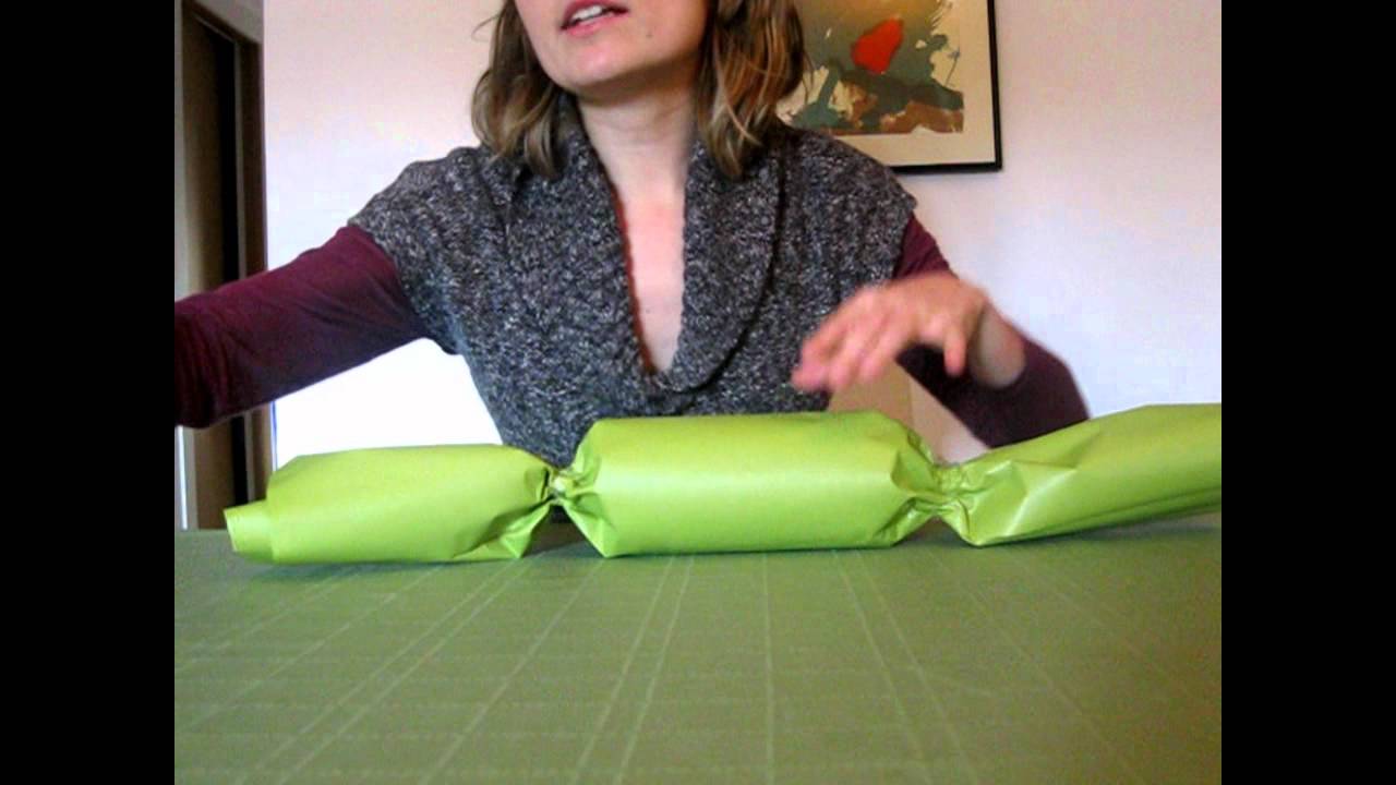 Cómo Envolver Un Regalo En Forma De Caramelo Youtube