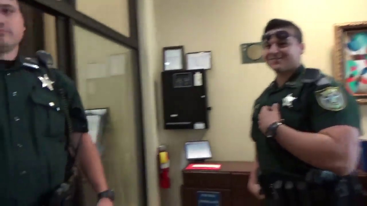 Workers Uncomfortable Cops Called Education Ensues Youtube