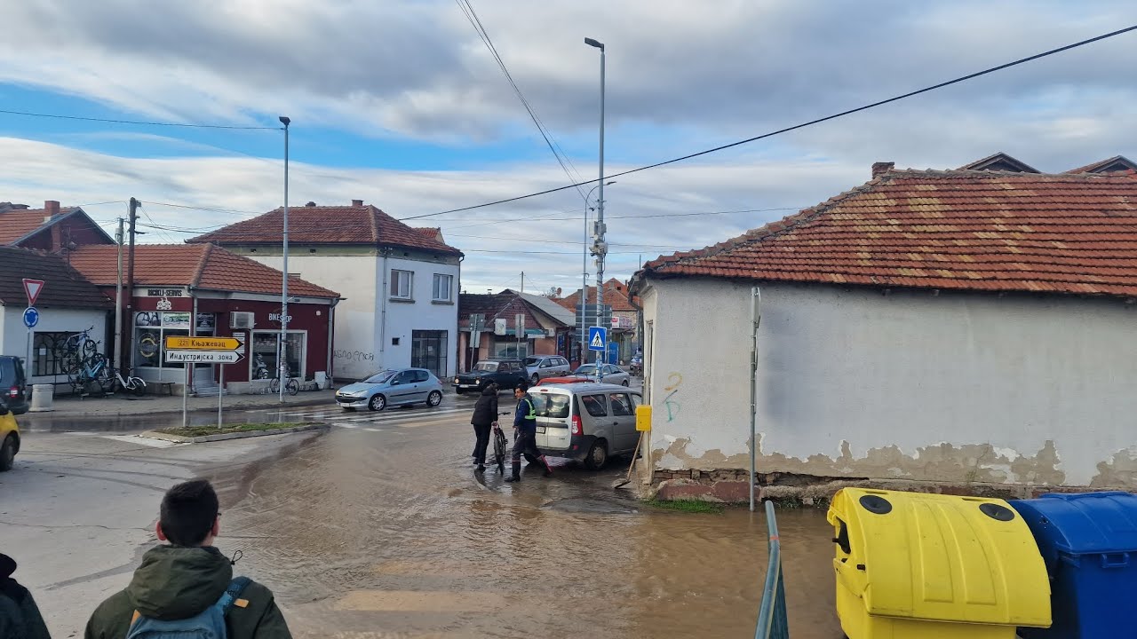 Pukla Vodovodna Cev U Ulici 22 Divizije Pirot 16 12 2024 Youtube