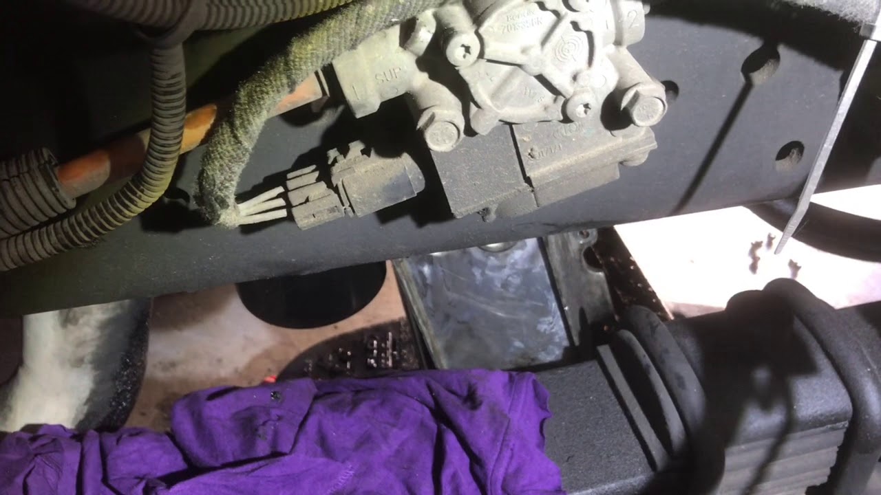 Dt 466 Oil Cooler Youtube