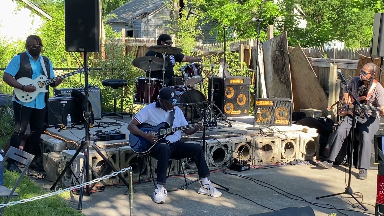 Robert Penn Perform With The Chris Canas Band Walking The Backstreets