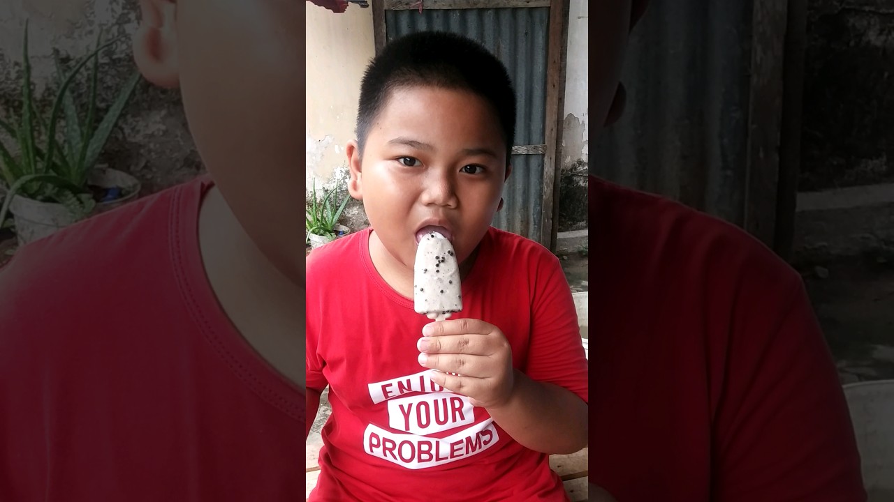 Makan Es Krim Enakрџќ рџќ Shorts Youtube