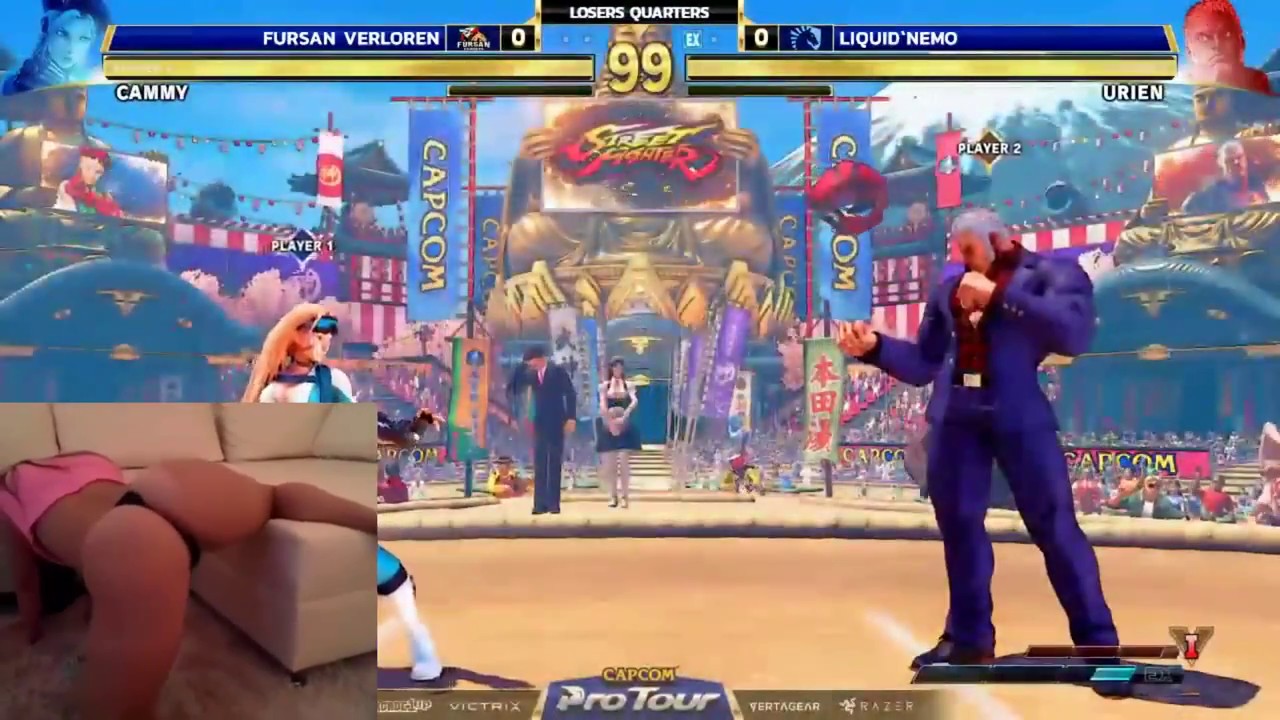Chun Li And Cammy Cosplayers Twerk While Pros Merk In Street Fighter V
