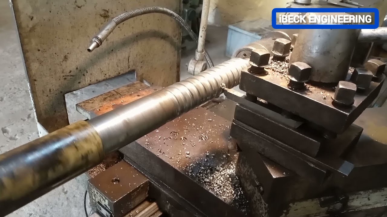Lathe Thread Cutting Operation Youtube