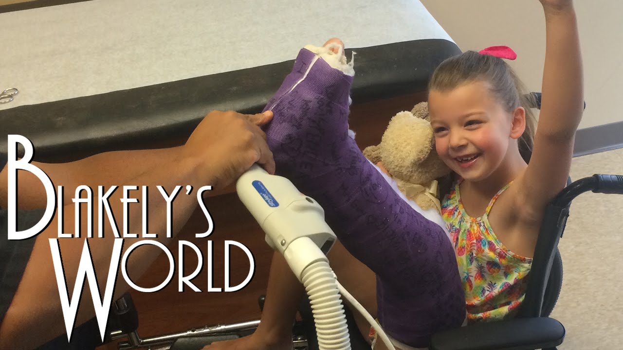 Blakely S Broken Leg New Cast Youtube