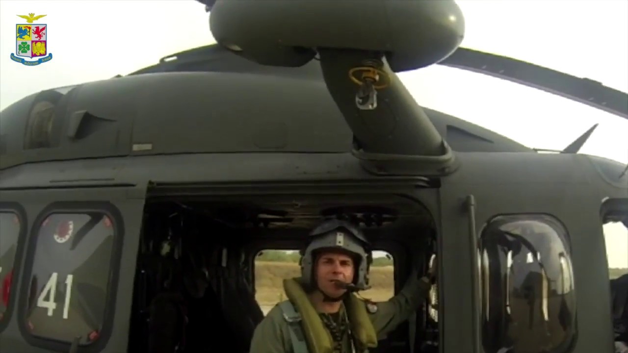 Aeronautica Militare Atupertucon L Operatore Di Bordo Youtube