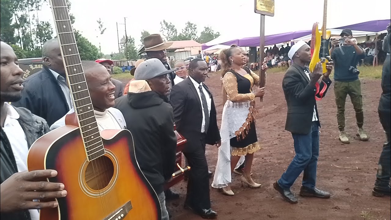 Aini Kurugarugia Mwiri Wa Diki Munyonyi Magikenera Rwimbo Rwake Youtube