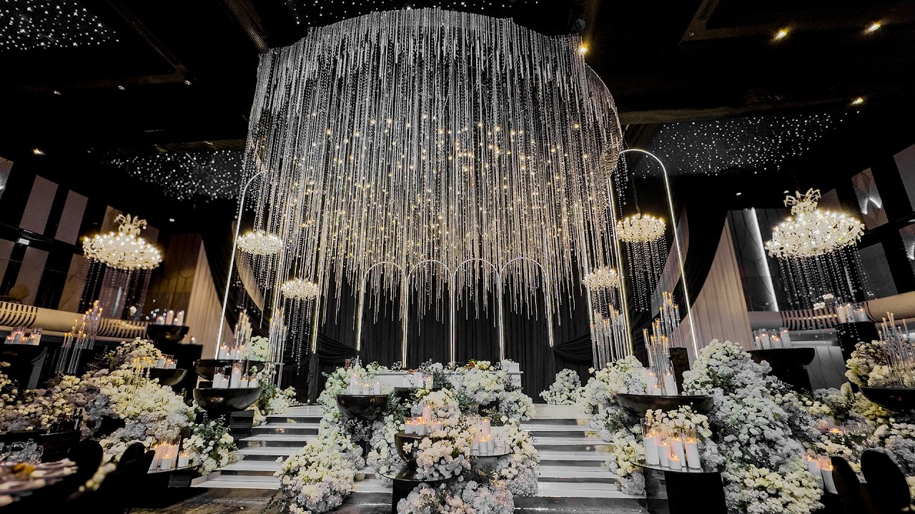 You Ve Never Seen A Wedding Decor Like This A Million Lights Just Mon