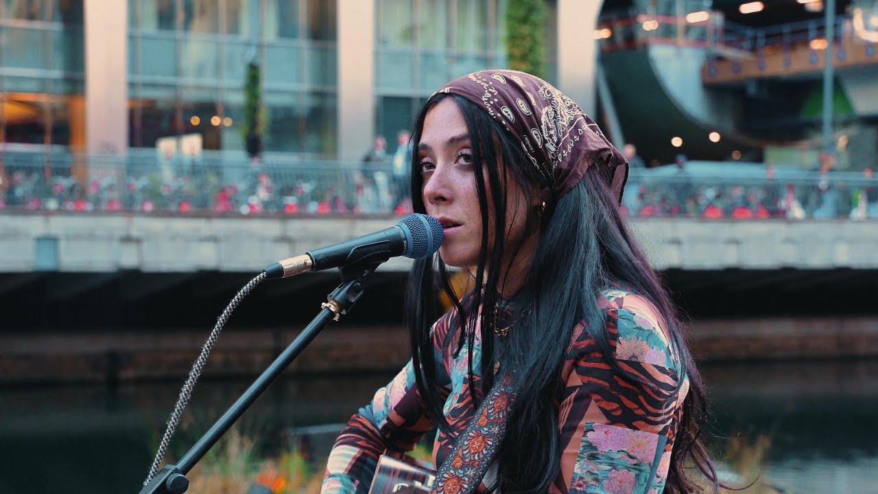 You Ll Think It S A Hit An Amazing Singer Unveils Her Original