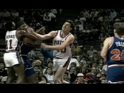 Bill Laimbeer Punches Brad Daugherty Right Up In The Grill Youtube