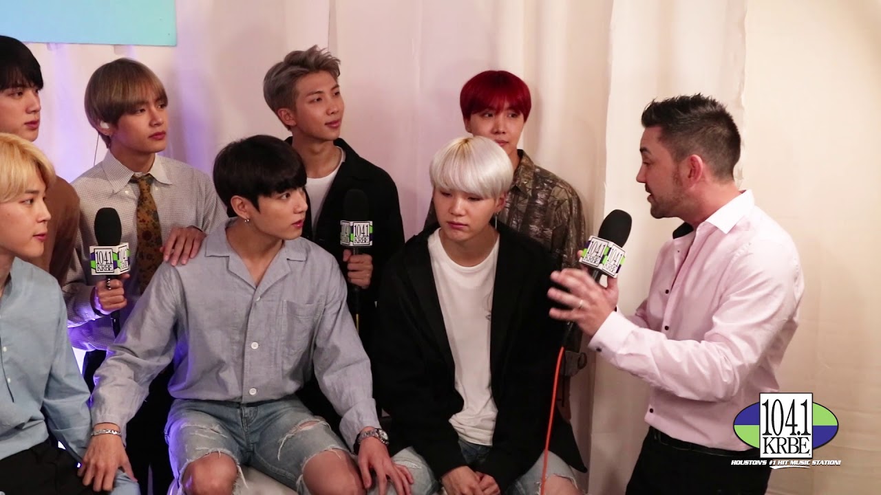 Backstage With Bts At The 2017 American Music Awards Youtube