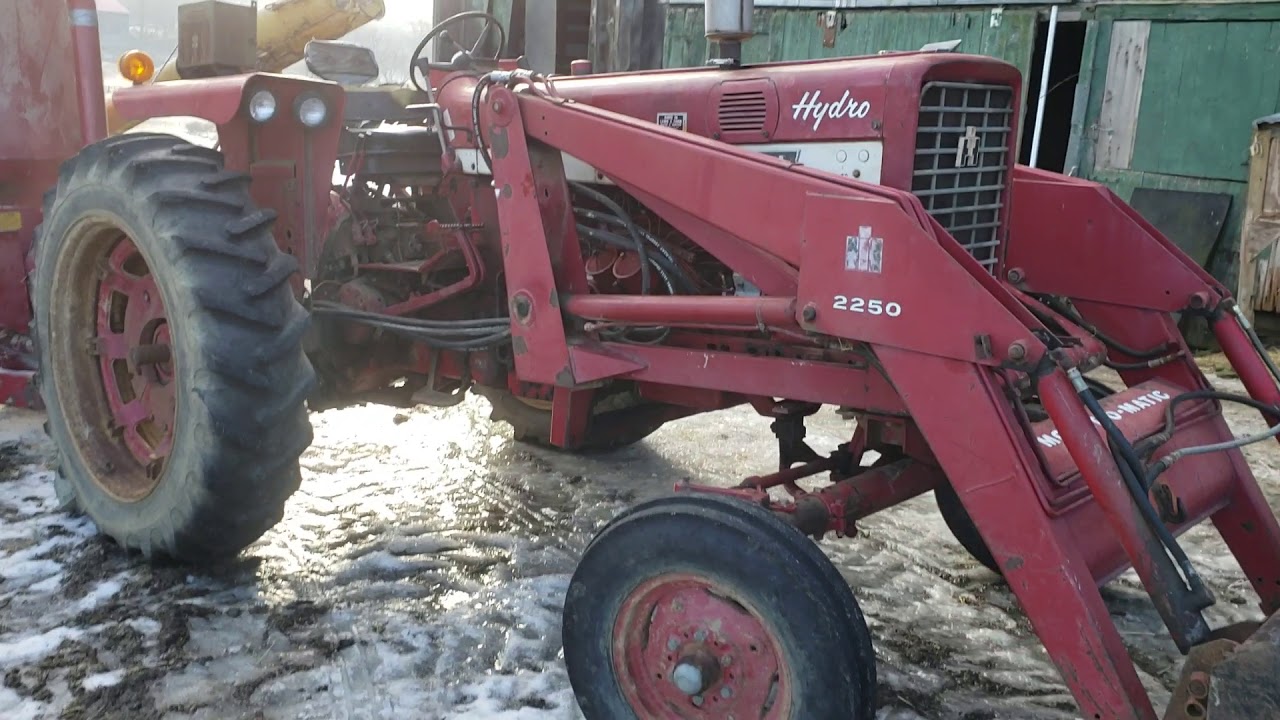 Grinding Feed With Farmall 656 Hydro Diesel Youtube