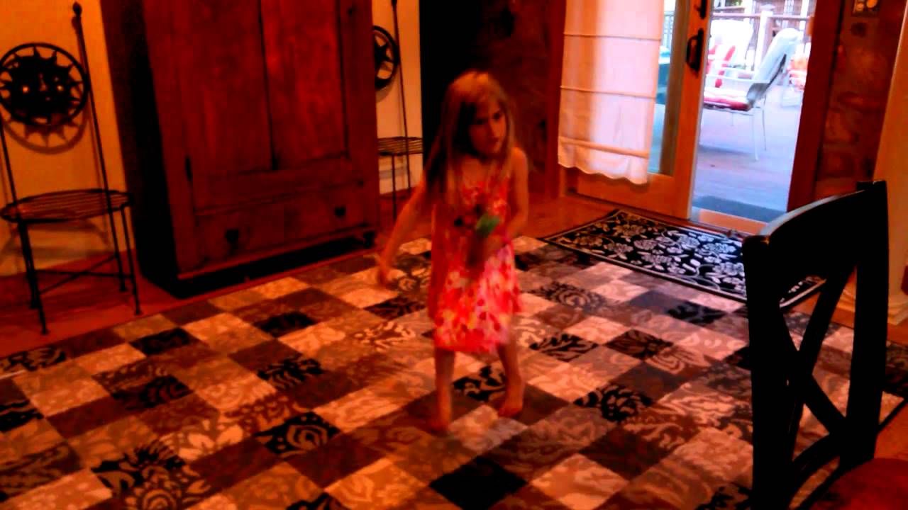Crazy 5 Year Old Dancing Her Butt Off Youtube