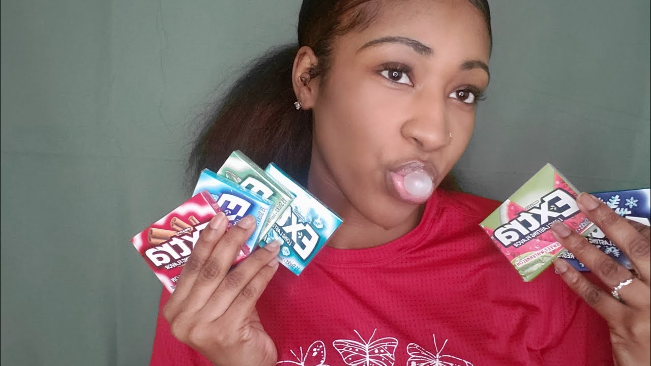 Asmr Gum Chewing And Light Trigger Youtube